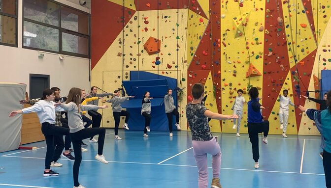 Projet Classe danse pour les 4°3 - Actualités - Collège du Val d'Ardières